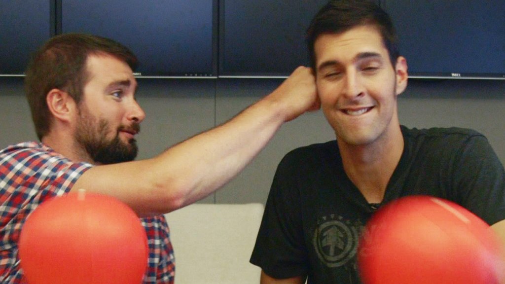 Need a Quick Stress Reliever? We Test the Desktop Punching Bag | Inc.com