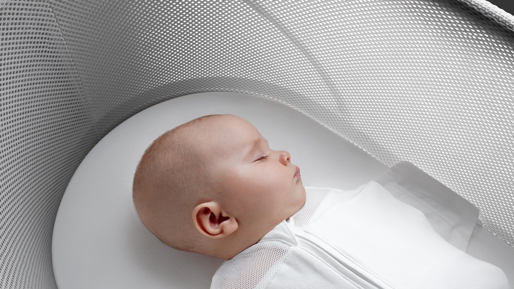 This New Smart Crib Rocks Your Baby Back to Sleep So You Get More ...