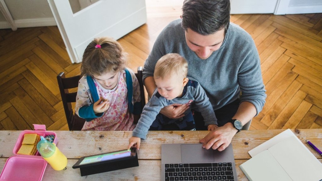 Here's How Employers Should Help Parents Working From Home With ...