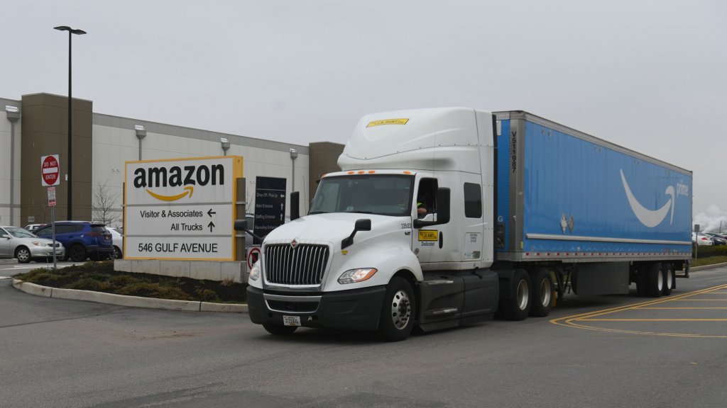 Amazon to Shut Down Its In-House Shipping for Now | Inc.com