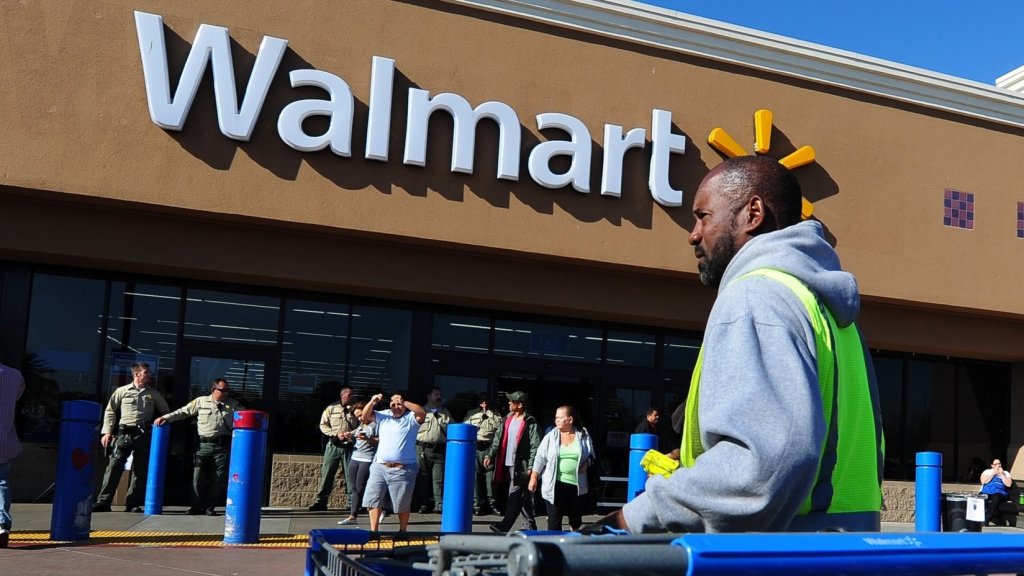 Time for That Pay Raise? Walmart Employees Now Make More Than Minimum ...