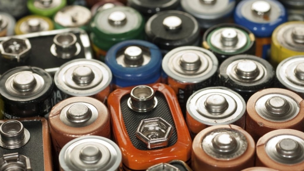 Power Struggle: The Battery War Rages On | Inc.com