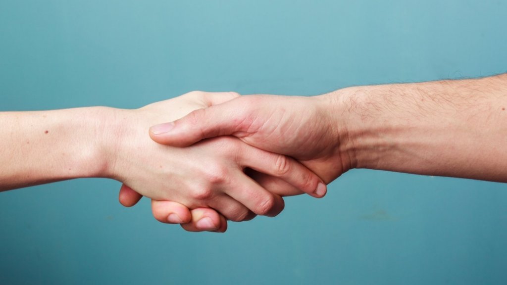 4 Mistakes That Ruin a First Impression, According to Science | Inc.com