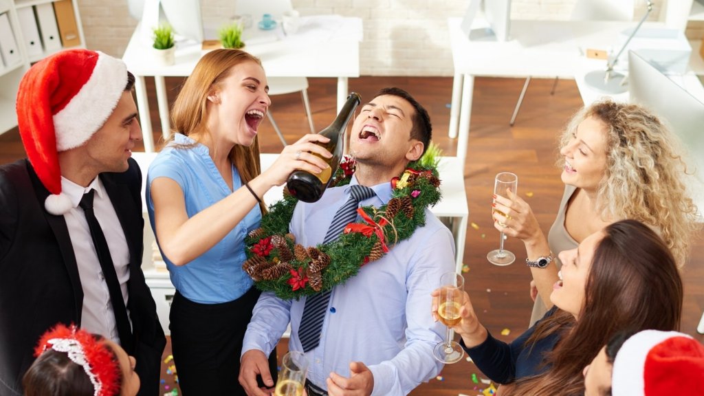 5 Cringeworthy Examples of Holiday Parties Gone Wrong -And How to Avoid ...