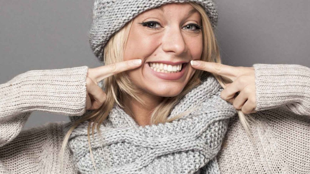 How to Tell If Someone's Smile Is Fake (and What It Means for You ...