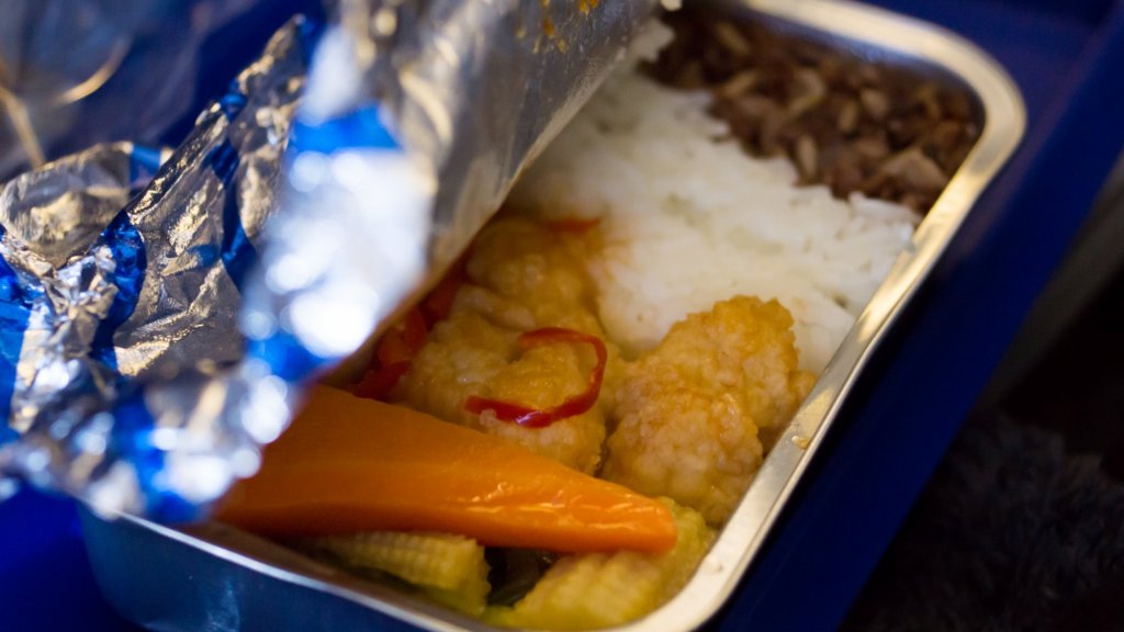 This Airline Gives Passengers the Worst Food, According to Science ...