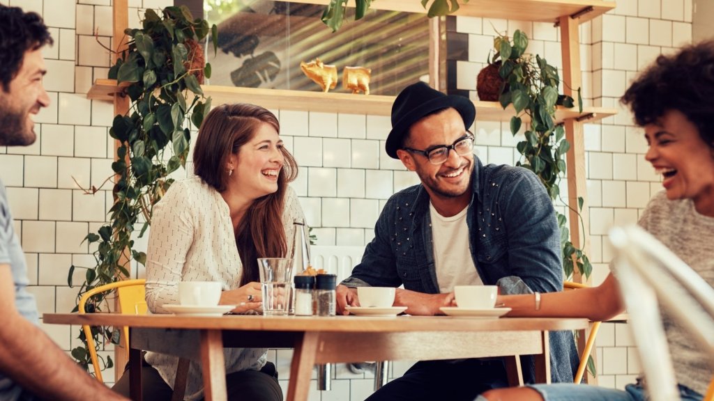 3 Simple Habits That Will Make You Better at Making Conversation | Inc.com