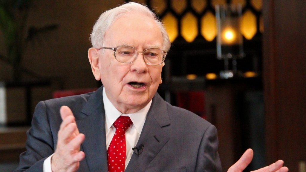 Warren Buffett Says This Career Advice Is All Wrong Its Like Saving