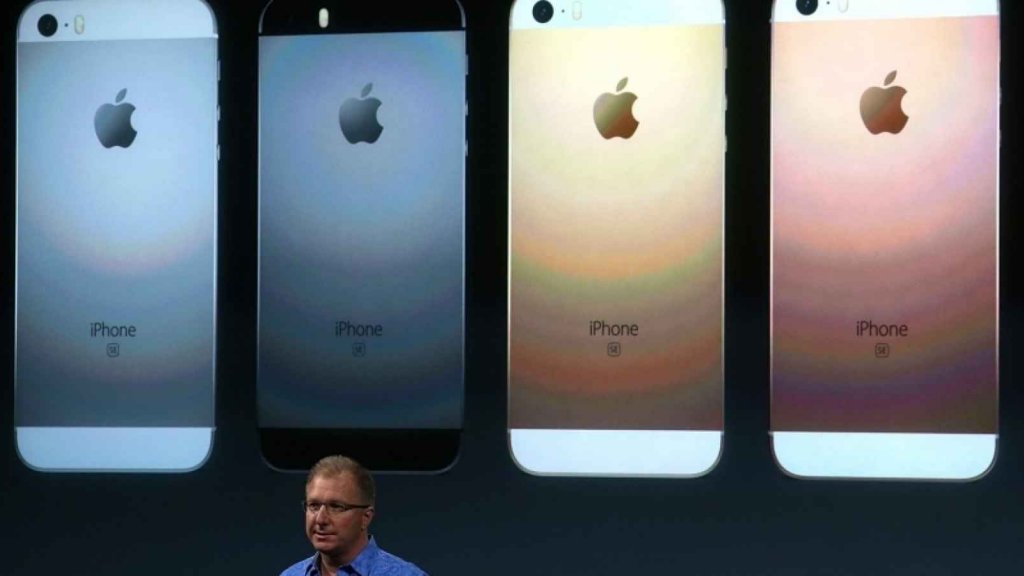 How Apple’s New iPhone Appeals to New Customers While Embracing ...