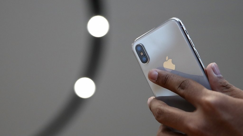 Here's Apple's Subtle (Yet Brilliant) Way of Fighting Counterfeit ...