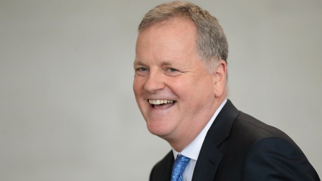 An Employee Asked American Airlines CEO What He Had Sacrificed. His ...