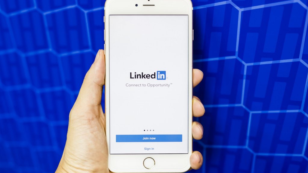 Ring in 2019 With an Elevated LinkedIn Profile in 5 Easy Steps | Inc.com