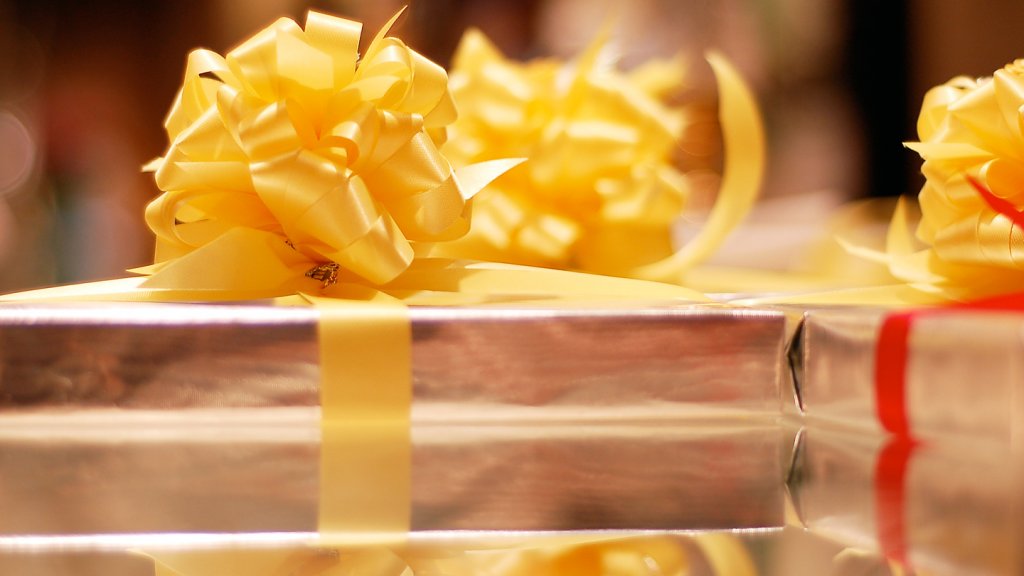 5 Rules For Being an Unforgettable Gift Giver | Inc.com
