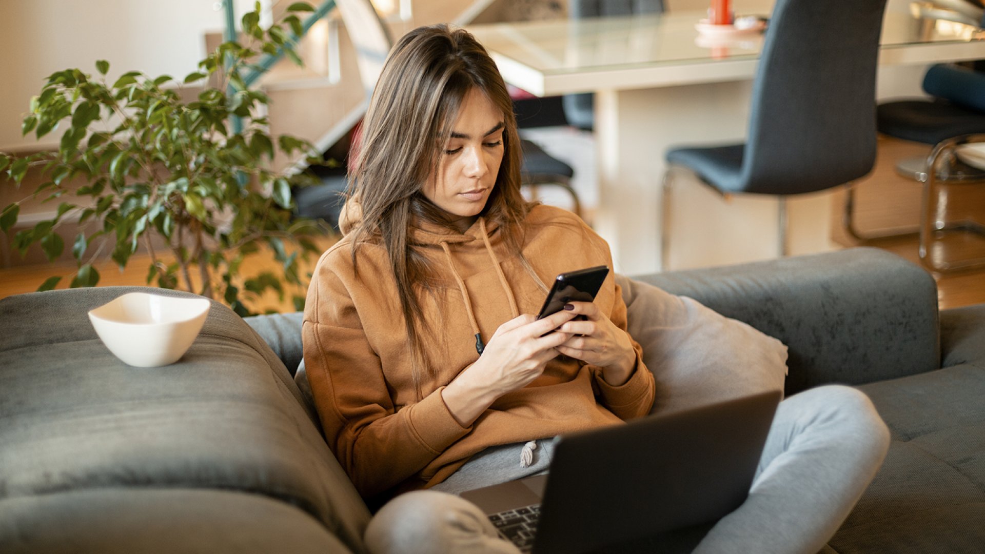 5 Ways to Fight Loneliness While Working From Home | Inc.com