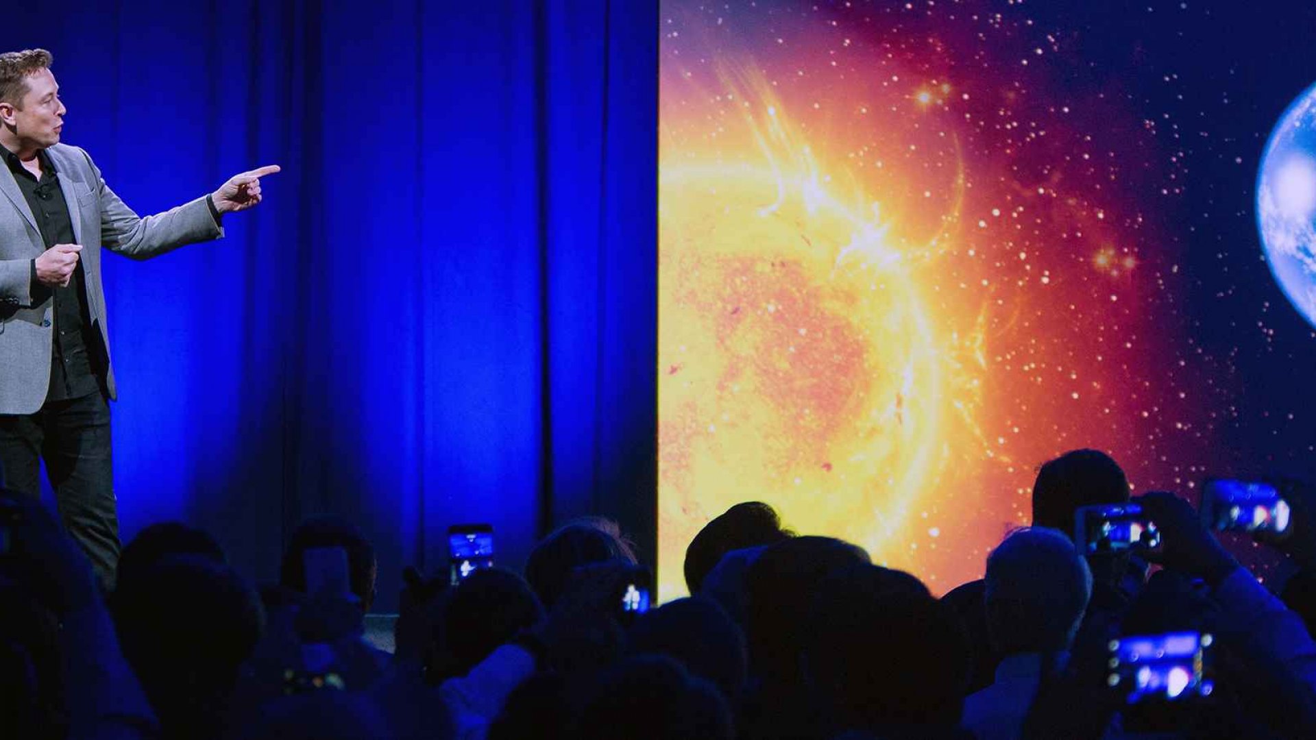 Tesla's Fleet of Self-Driving Buses Won't Look Anything Like What You ...