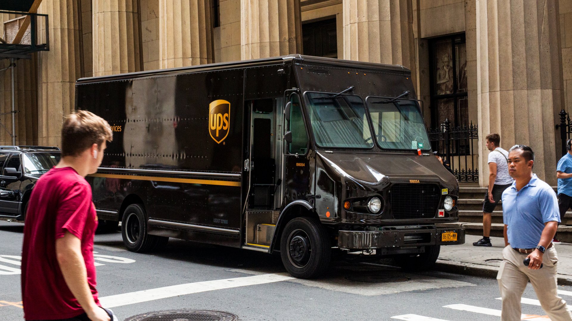 Target, UPS, and Amazon Just Started Massive Holiday Hiring (Your ...
