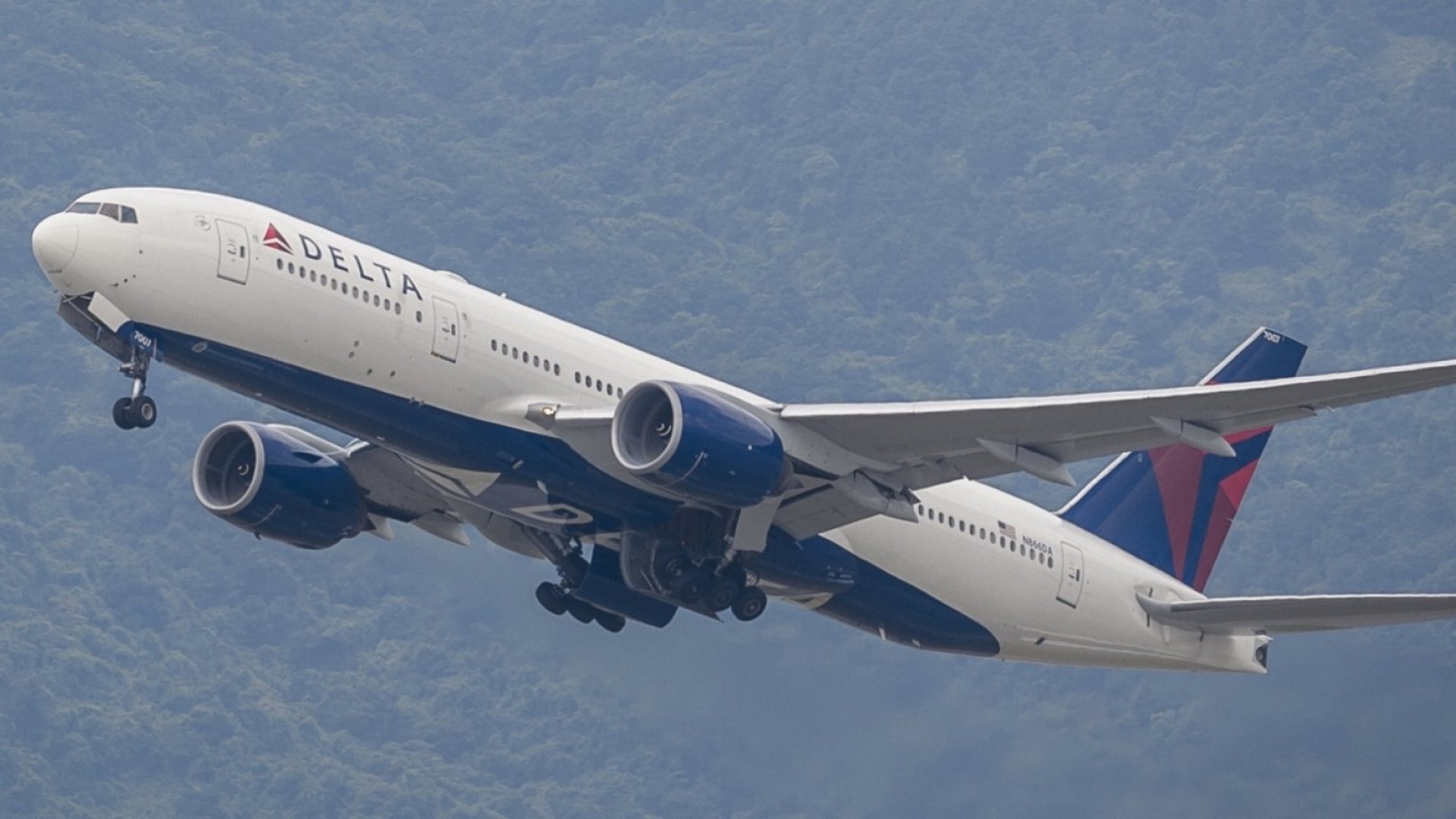 Delta Says It's Going to Make $7 Billion From Something Passengers ...