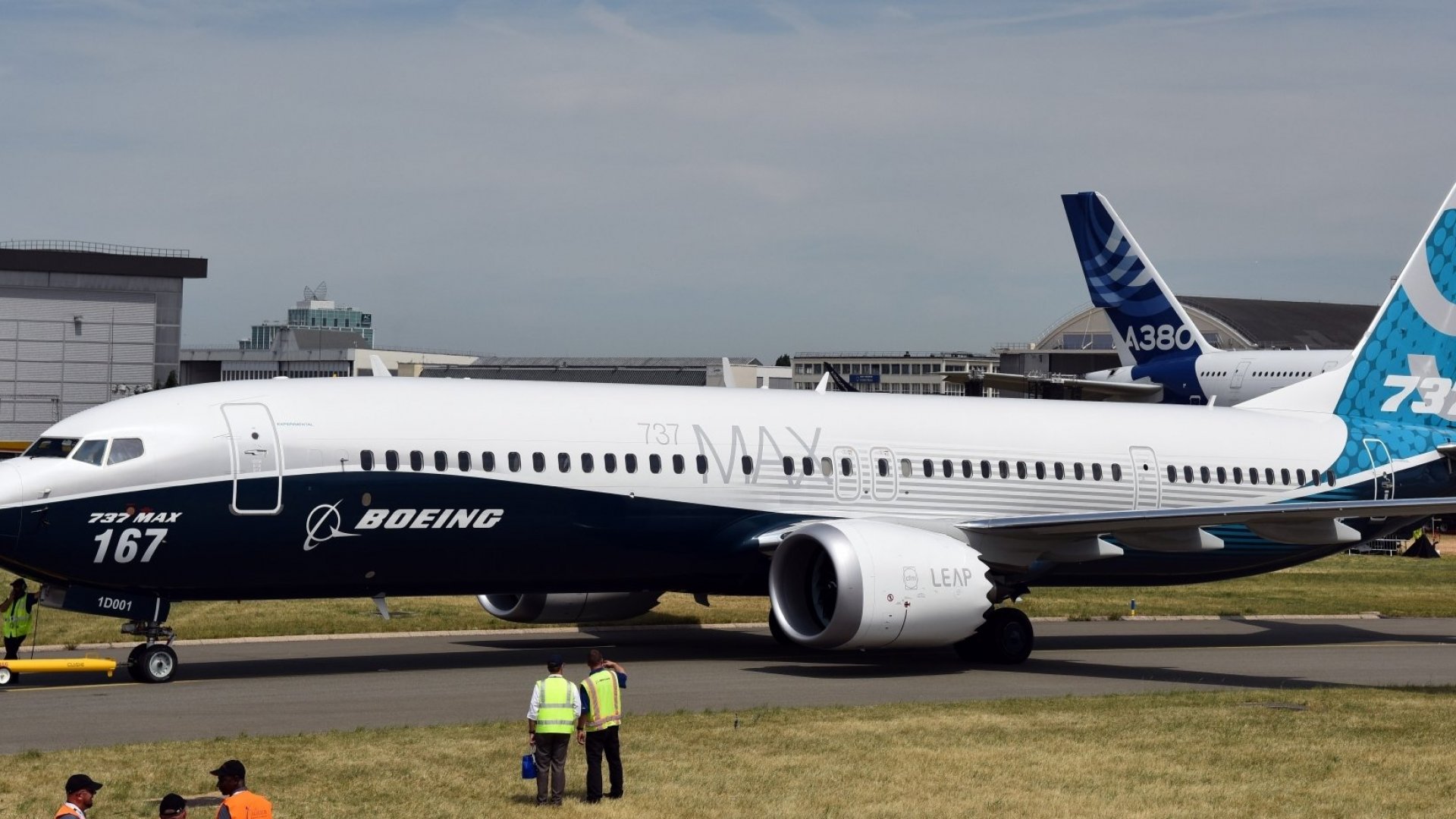 Boeing Just Got Some Really Bad News in a Barclays Survey of Flier ...