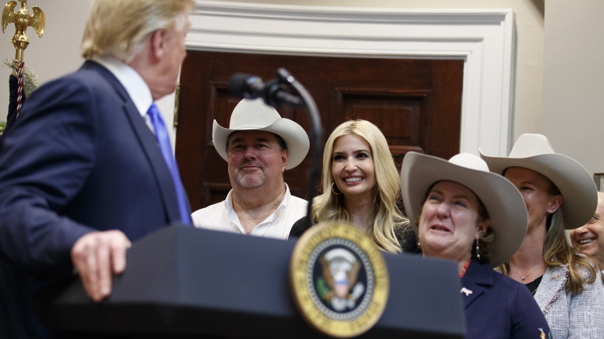 Trump's Plan for 5G in the US Was Shocking, Now He's Surprised Everyone ...