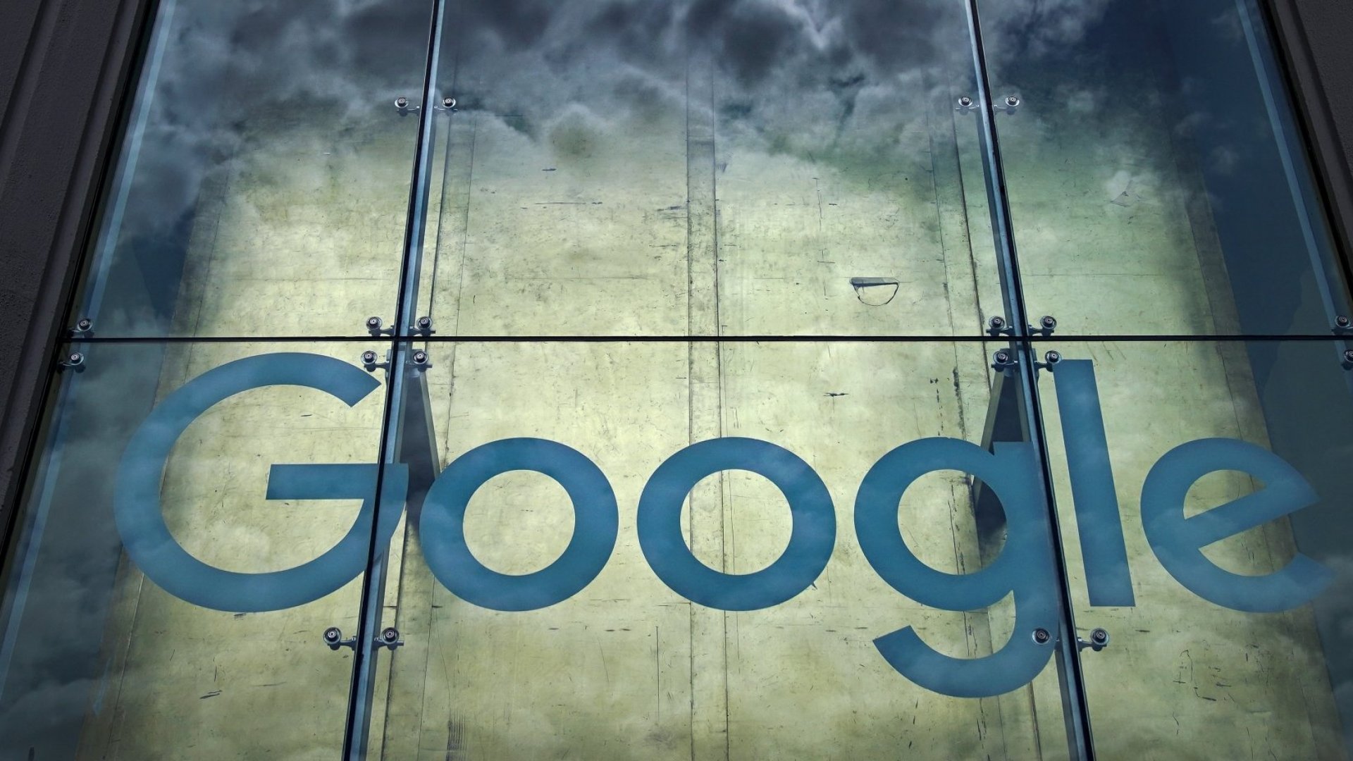 Google's Project Nightingale Secretly Gathers Private Health Data on ...
