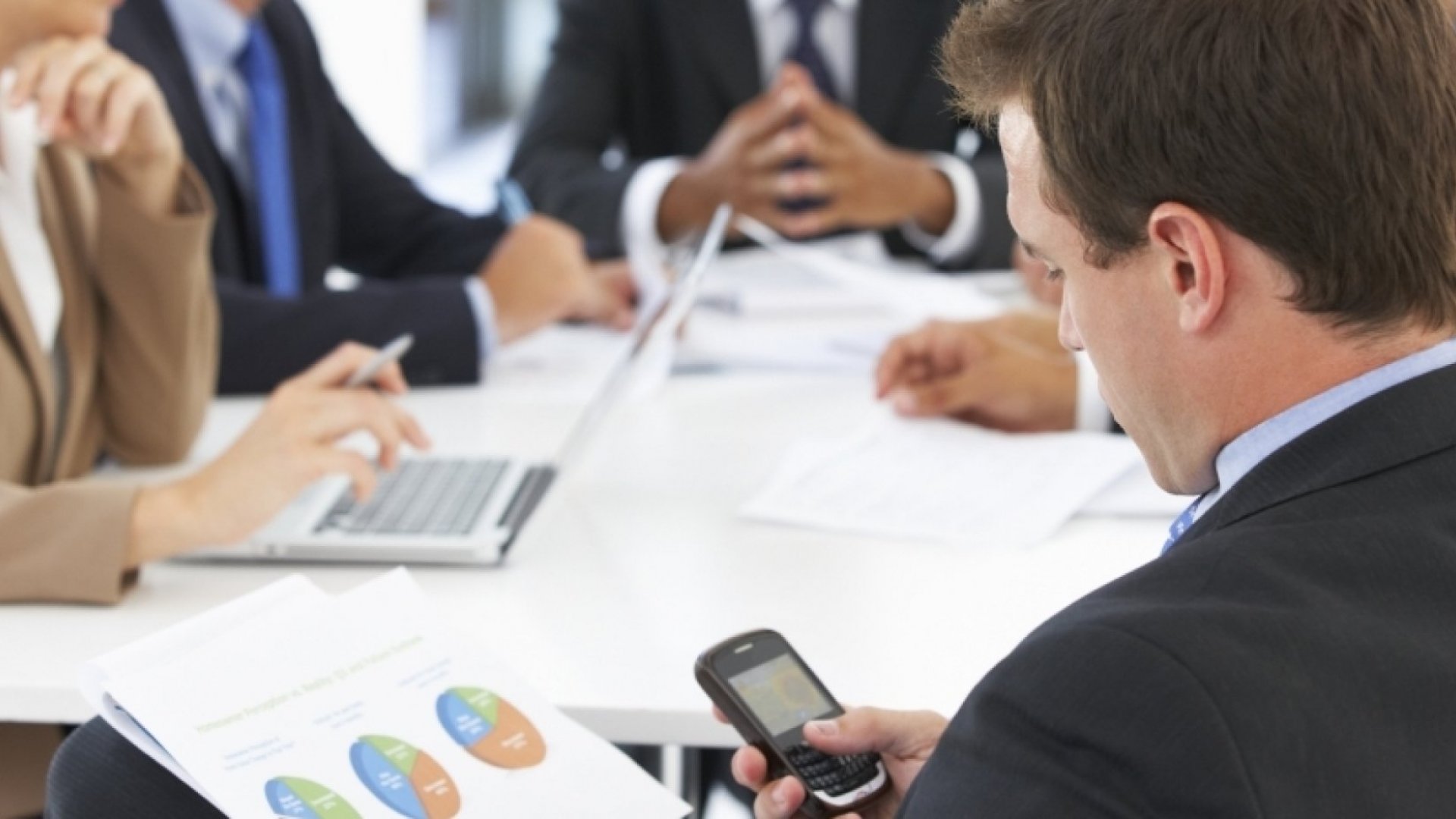 7 Sneaky Work Habits That Can Get You Fired | Inc.com