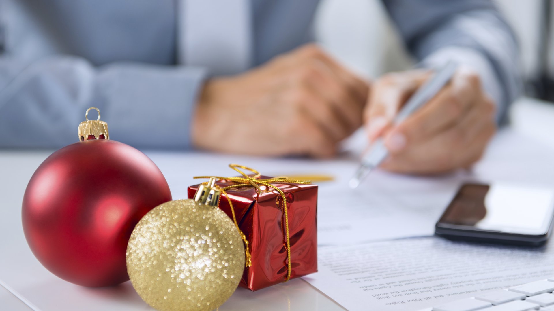 3 Things to Consider Before Forcing Your Employees to Work the Holidays ...