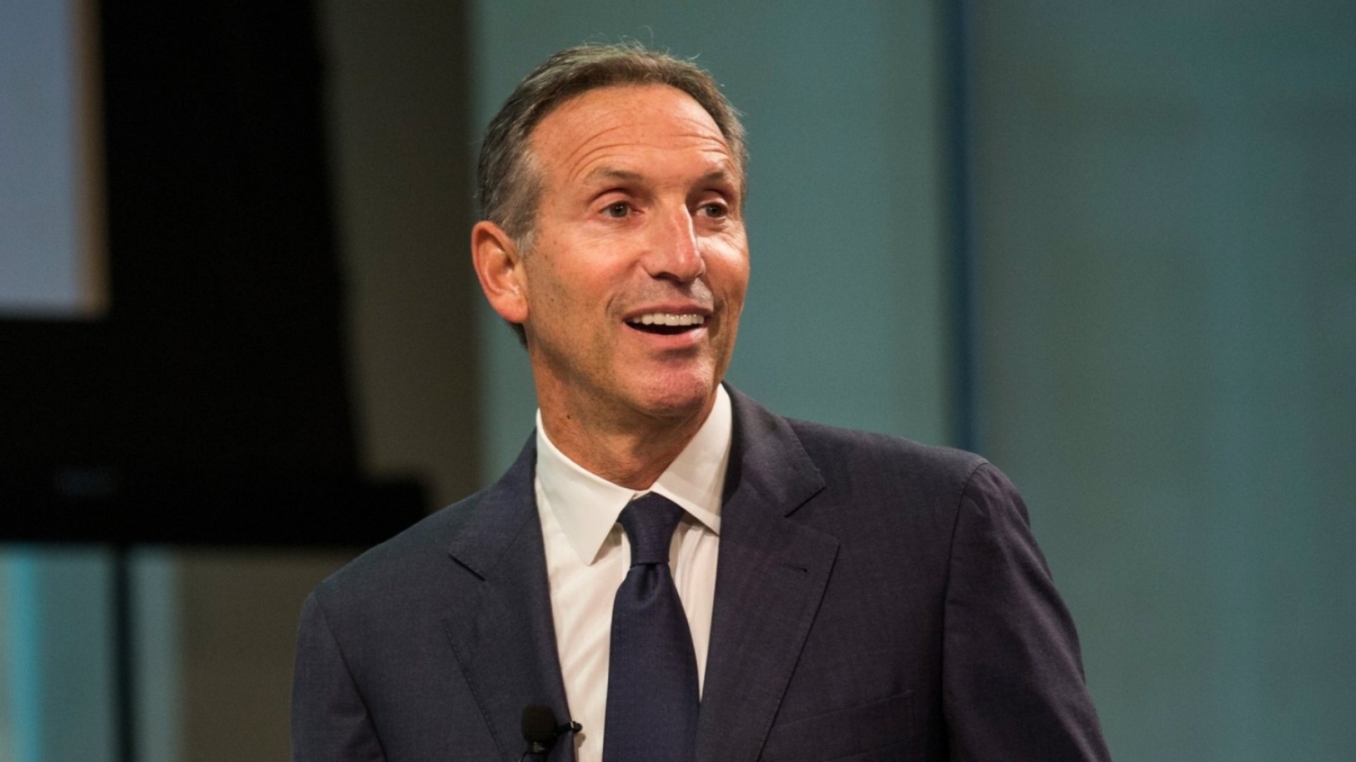 Howard Schultz Tells CNBC's Andrew Ross Sorkin He Doesn't Like Being ...
