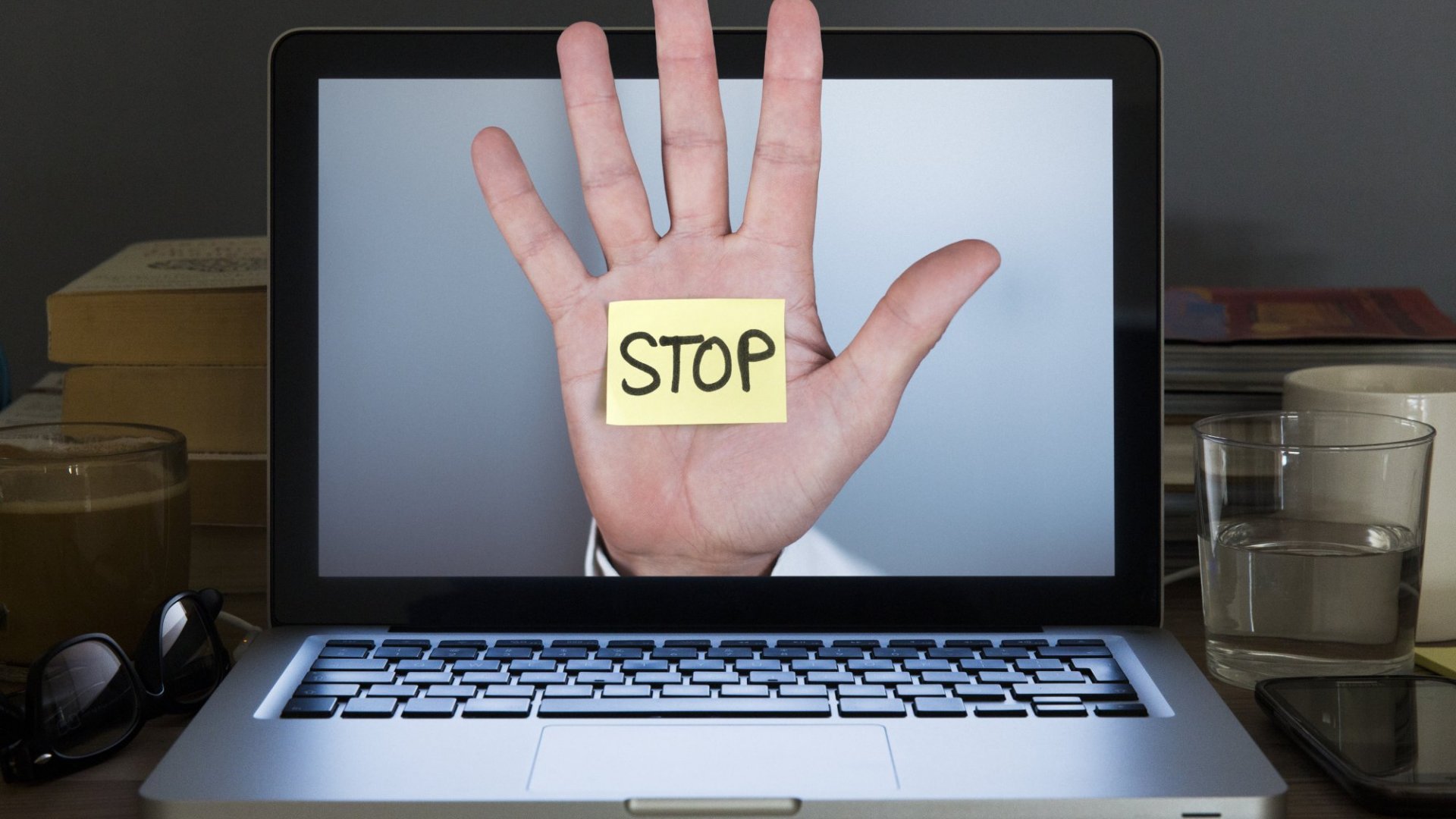 Why Your Business Contacts Ignore Your Emails | Inc.com