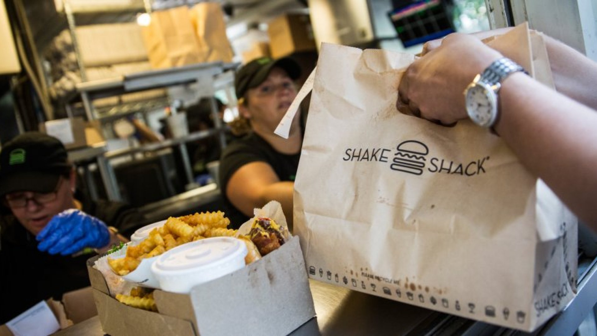 The Secret to Shake Shack's Sales Jump? It's in Those Crinkle Fries ...