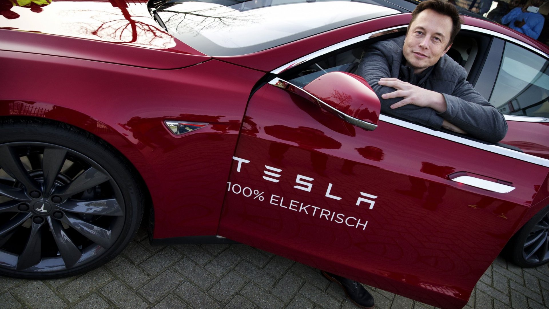 Tesla's New Partnership With Airbnb Aims to Take the Stress Out of ...