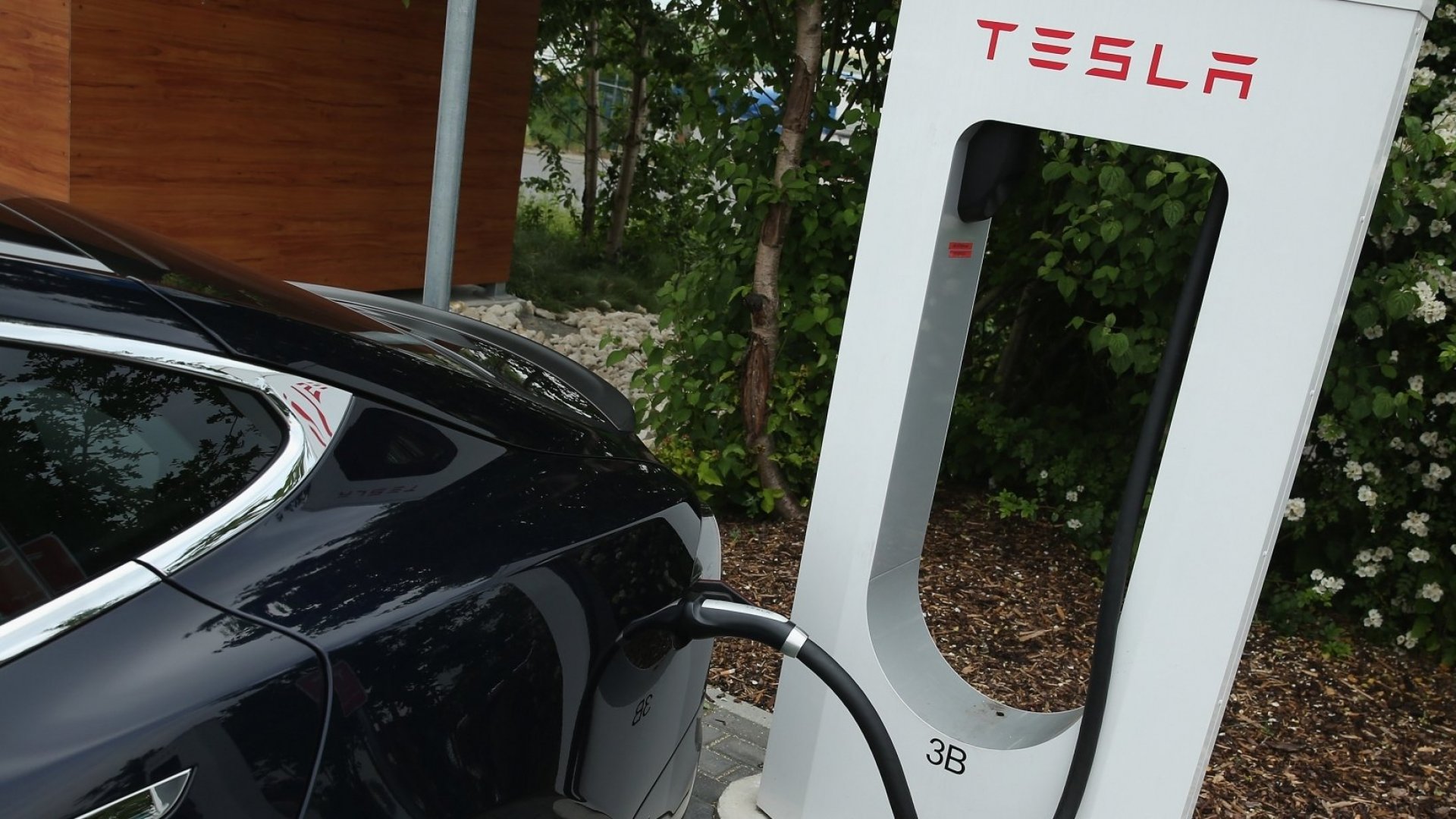 California's Power Outage Demonstrates the Biggest Flaw With Tesla's ...