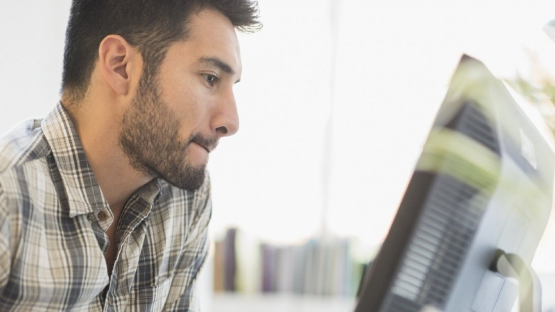 7 LinkedIn Mistakes That Make You Look Really Unprofessional | Inc.com