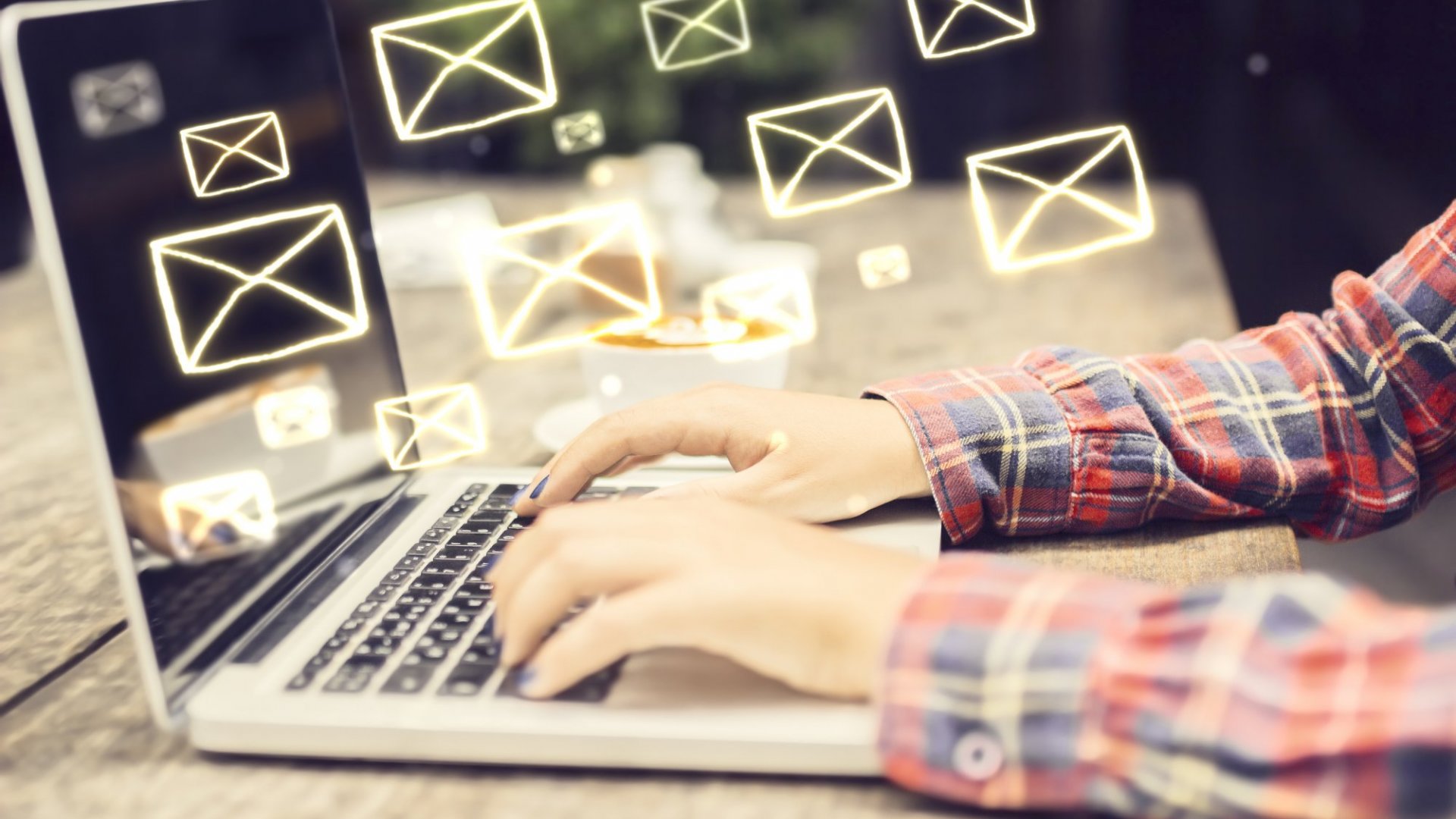 If Employees Aren't Reading (or Even Opening) Emails, Here Are 5 Things ...