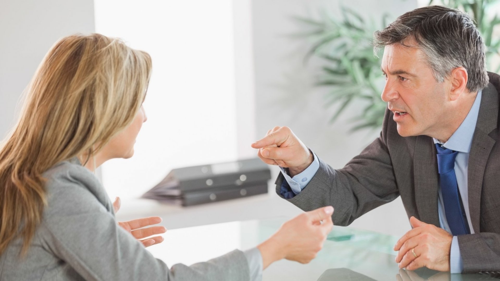 15 Ways Guaranteed to Alienate Someone During a Discussion | Inc.com