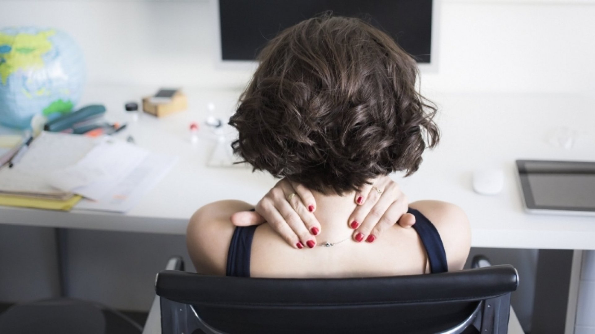 4 Ways to Keep Your Tech from Being a Pain in Your Neck | Inc.com