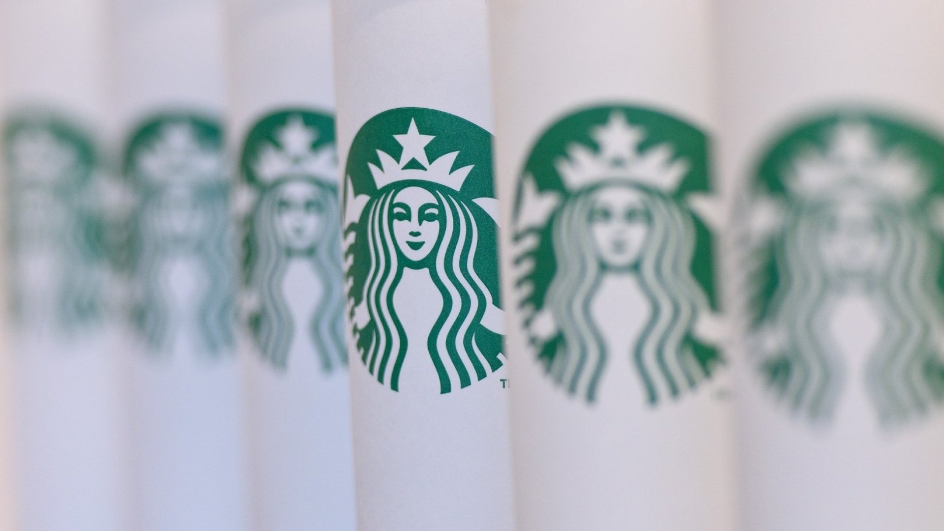 Starbucks Just Admitted It's Got a Big Problem (and It's the Company's ...
