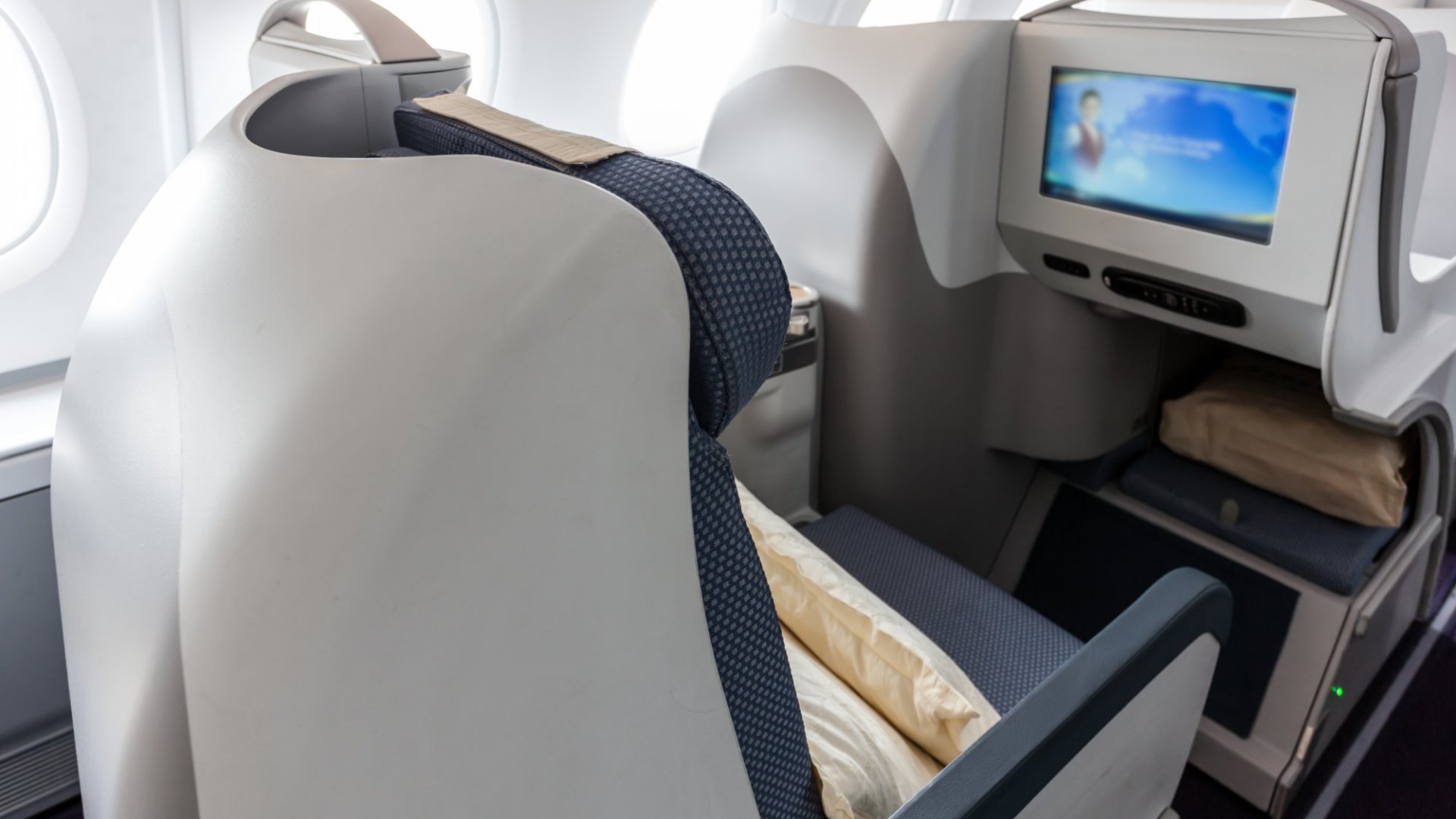 Oh, Not Again. Passengers Are Forcibly Bumped, So That Pilots Can Have ...