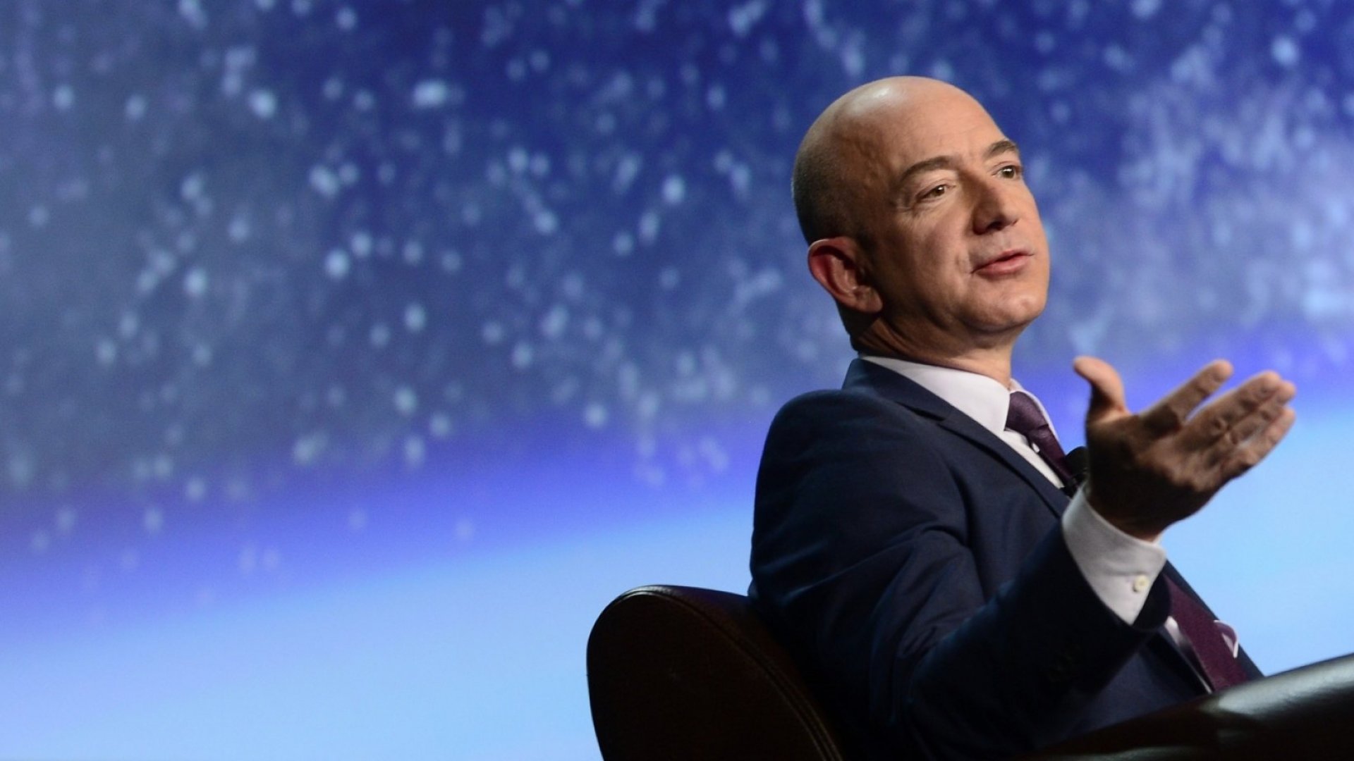 The Bezos Way: 3 Powerful Takeaways About His Captivating Leadership ...