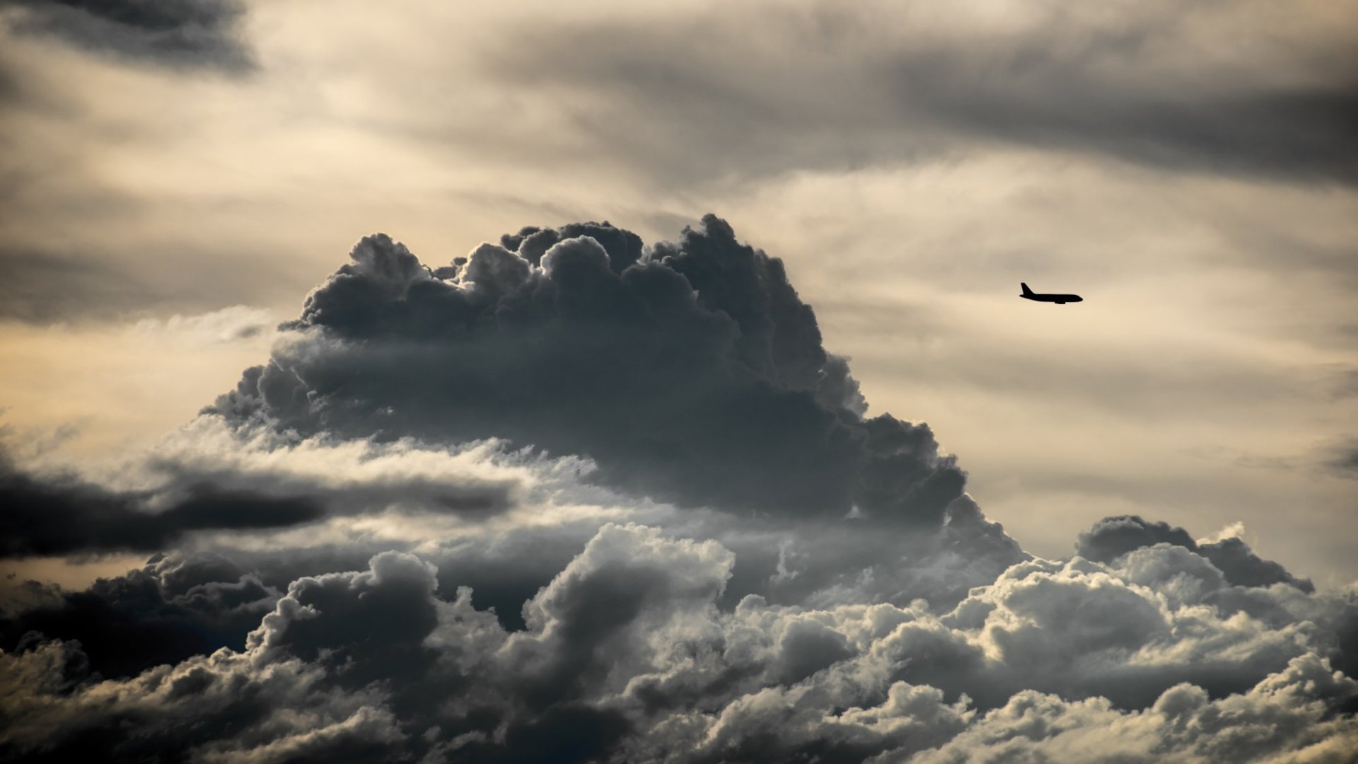 Think Your Delta Frequent Flyer Miles Are Safe From Hackers? This ...