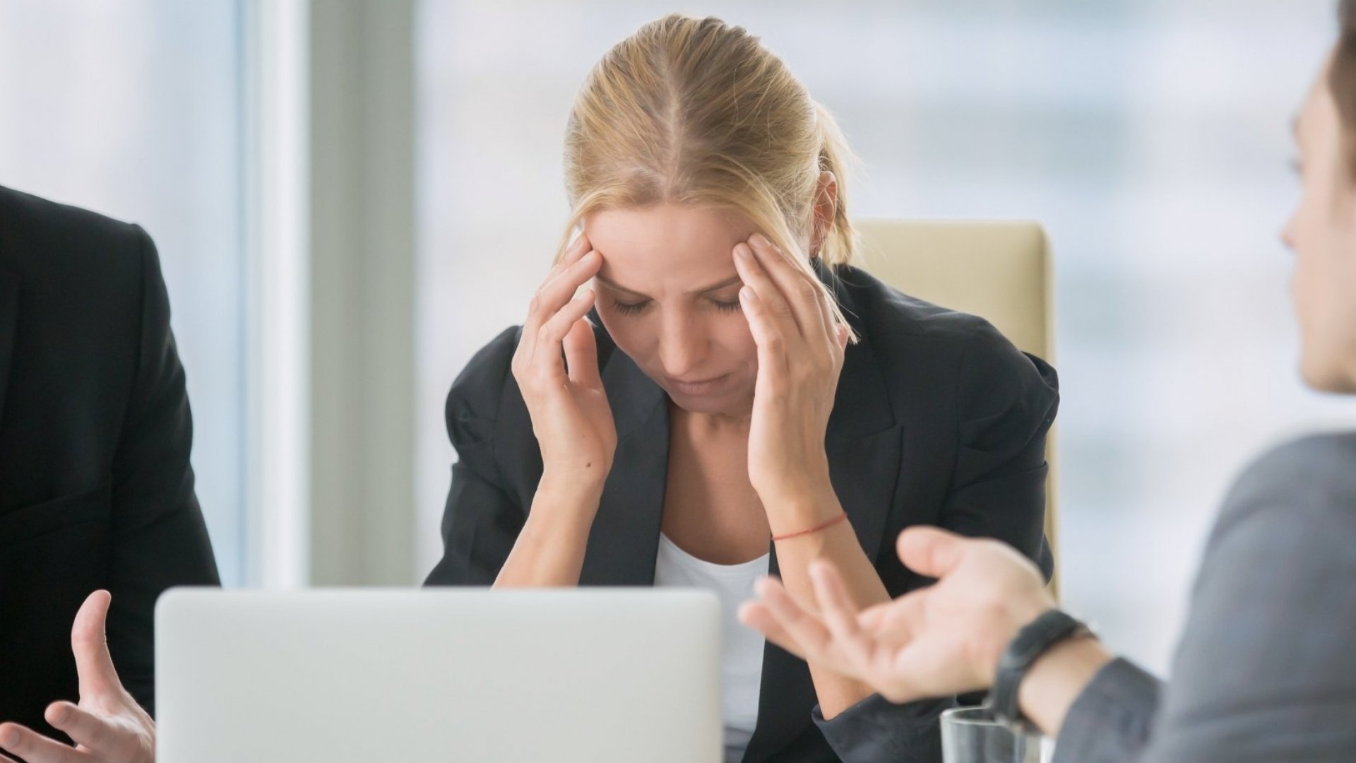 In 1 Sentence, This Is What It's Like Being an HR Director Surrounded ...