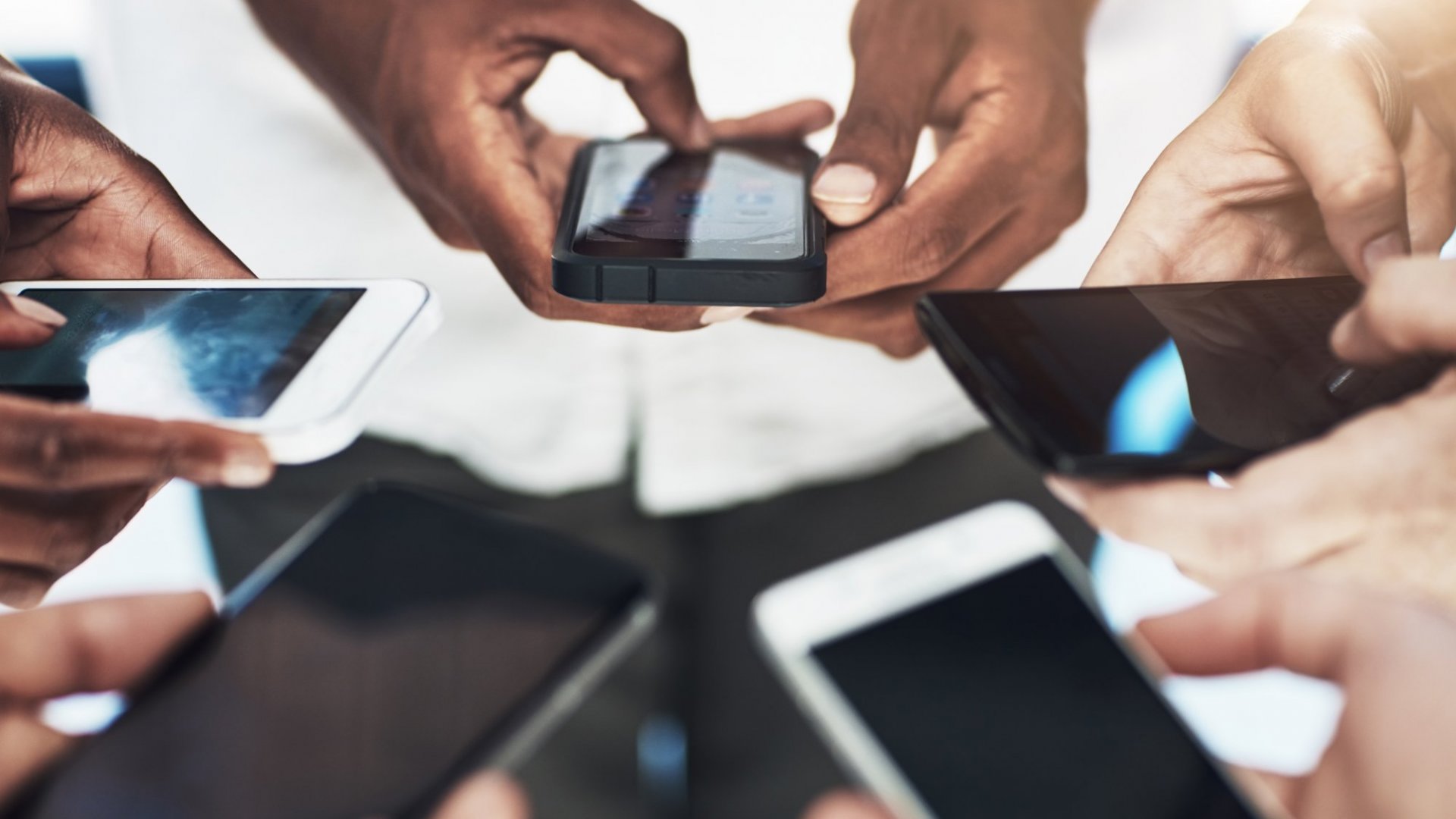 Successful Millennials Quickly Master Their Version of Networking | Inc.com