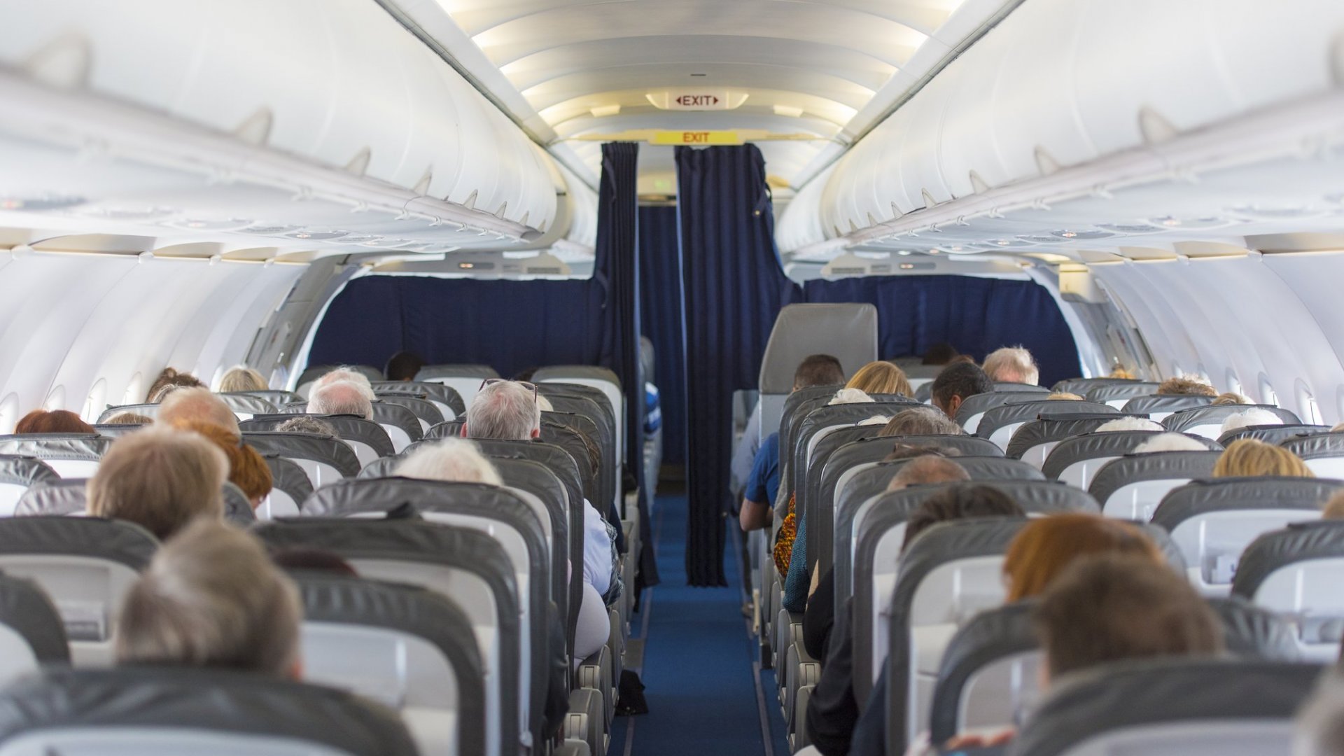 Wonder How Emotionally Intelligent You Are? This 1 Airplane Behavior Is ...