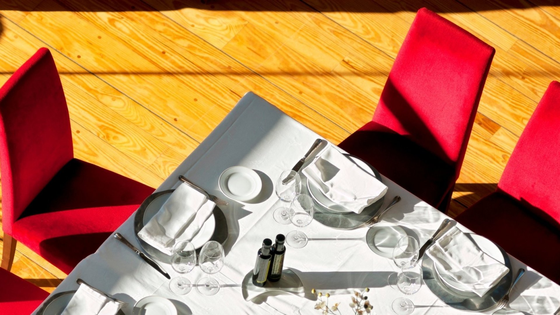 Hosting a Networking Dinner? Here's Everything You Need to Know | Inc.com