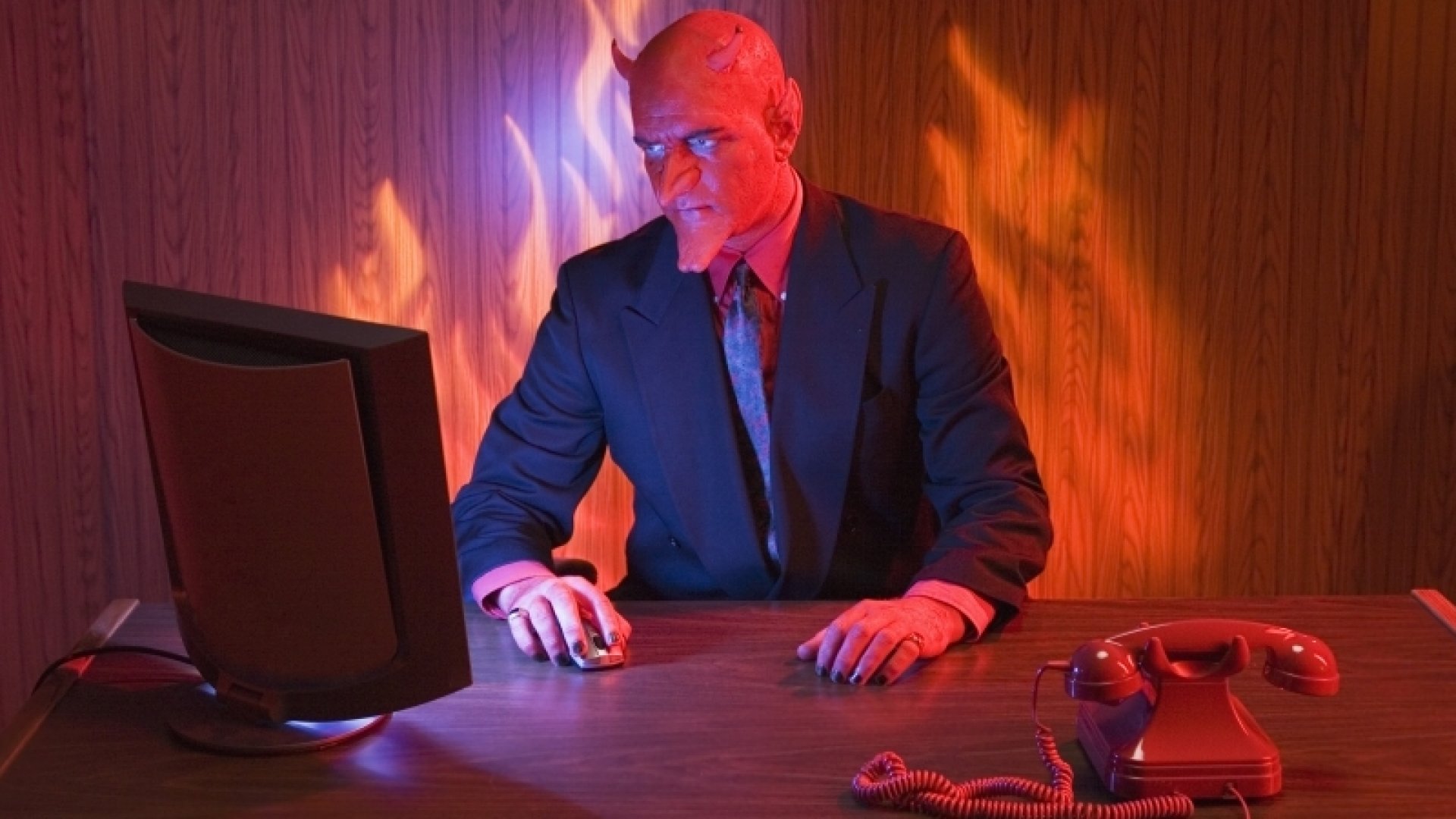 Form Pitching Reporters Is Evil: Do These 2 Things Instead | Inc.com