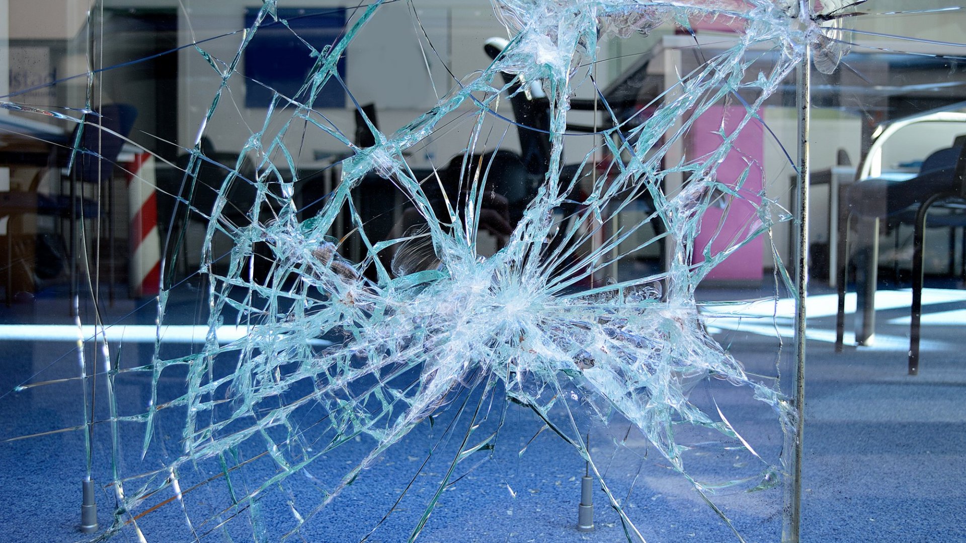 5 Signs That Your Workplace Is Broken. Here's How to Fix It in 3 Steps ...