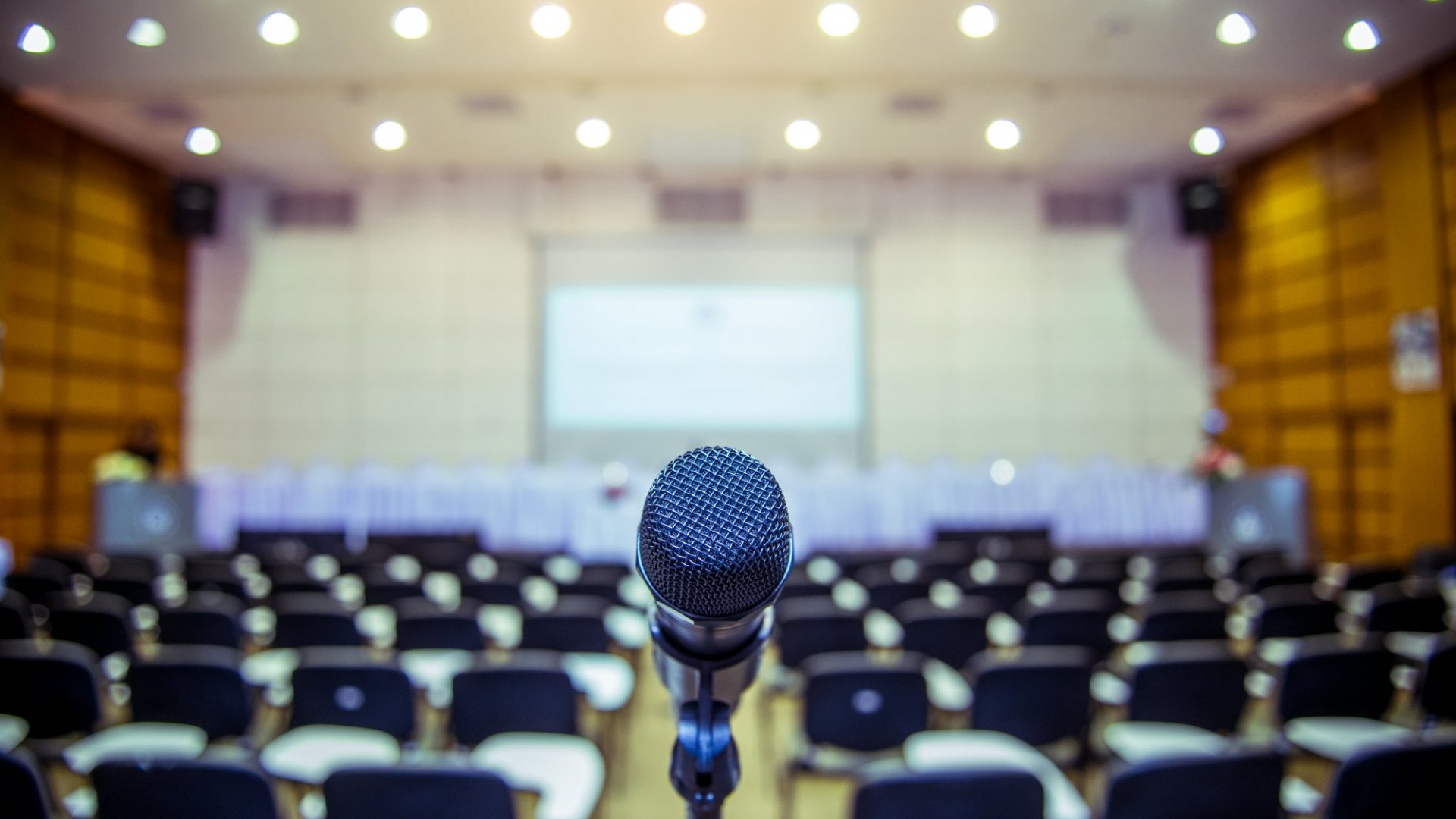 You Don't Have to Memorize Every Speech. Here's When You Should Use a ...