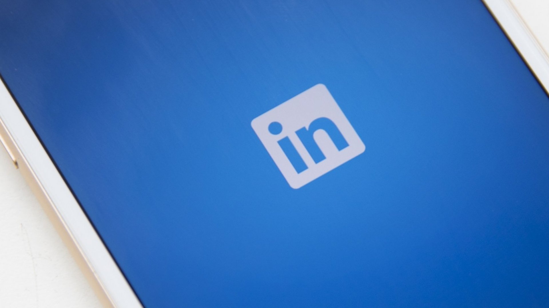 Why This 1 Terrible LinkedIn Mistake Will Get You Ghosted | Inc.com