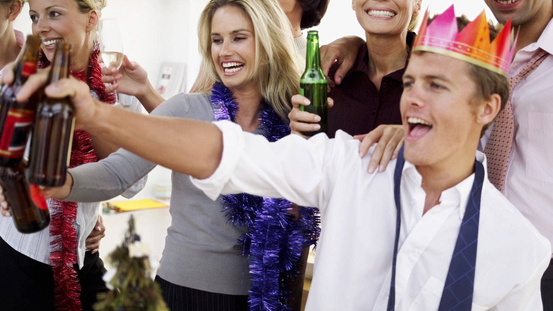 25 Bad Holiday Party Behaviors That Everyone Should Avoid | Inc.com